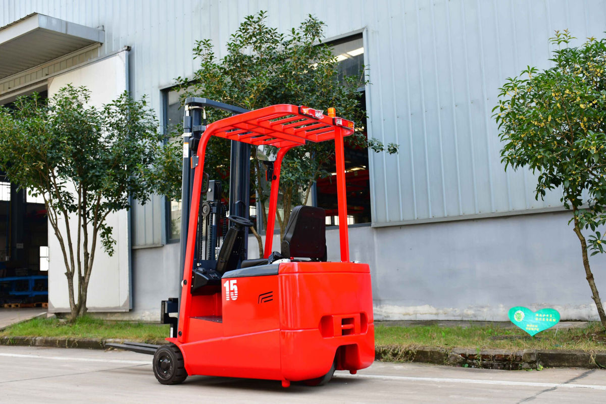 3 Pivots Electric Forklift - Wings Machinery Co., Ltd
