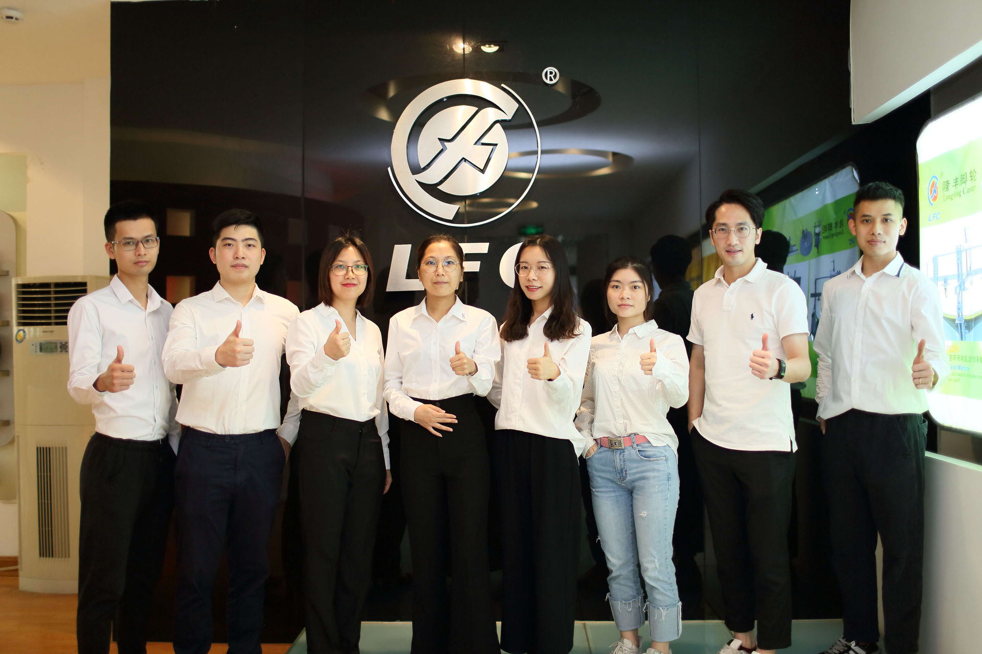 Zhongshan Longfeng Caster manufacturing Co., Ltd}