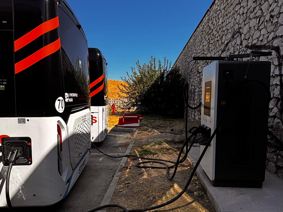 Teison 180kW DC EV Fast CCS2 Charger with Cable Management System ...