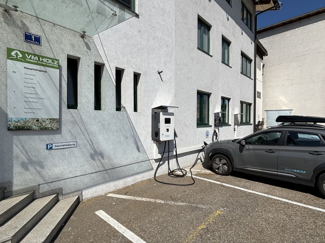 Teison 40kW DC MINI EV Fast Charger with Dual CCS2 plug installed in ...