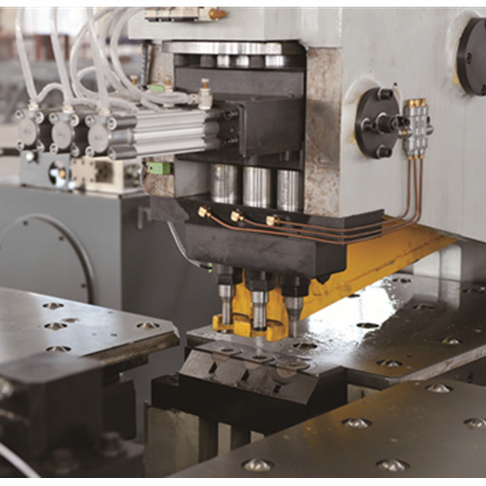 CNC Plate Punching Plasma Cutting Machine CPP067A-Jinan Liaoyuan ...