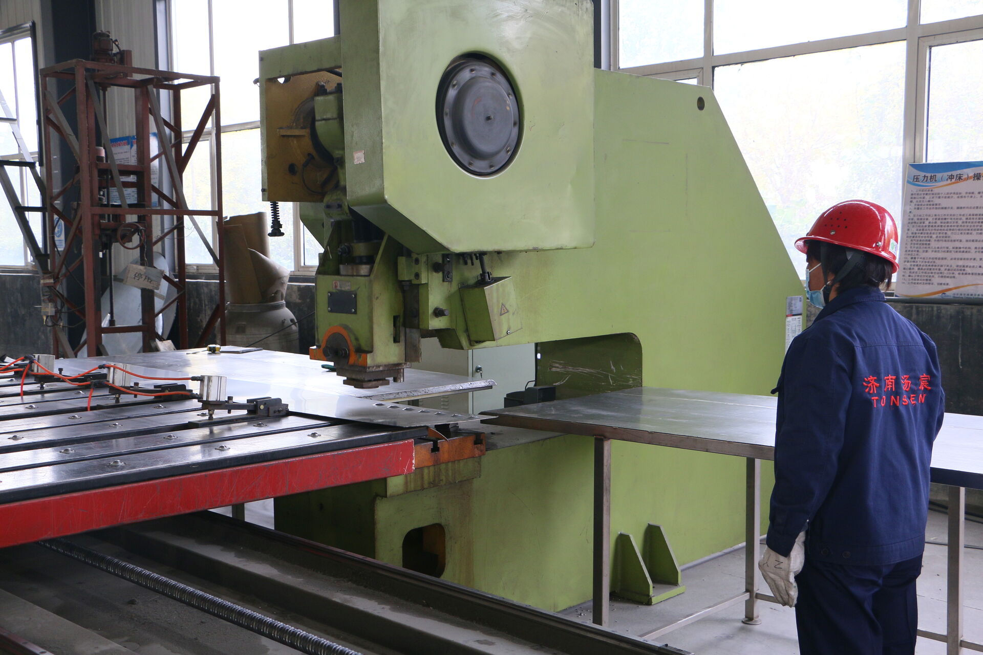 How to produce a dimple plate jacket? Punch and roll it, dimple plate ...