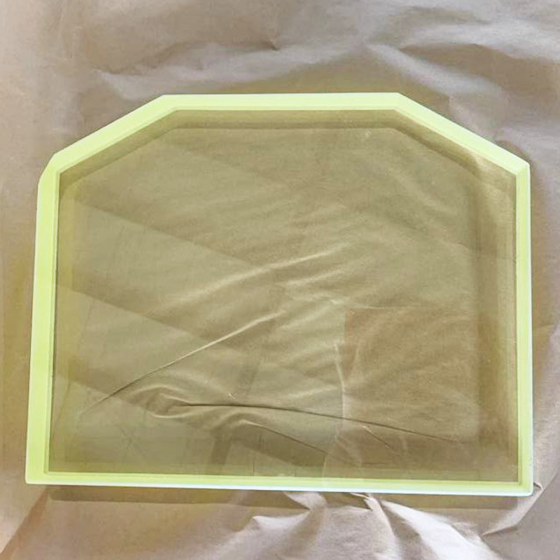 Lead glass has good radiation protection effect in radiology