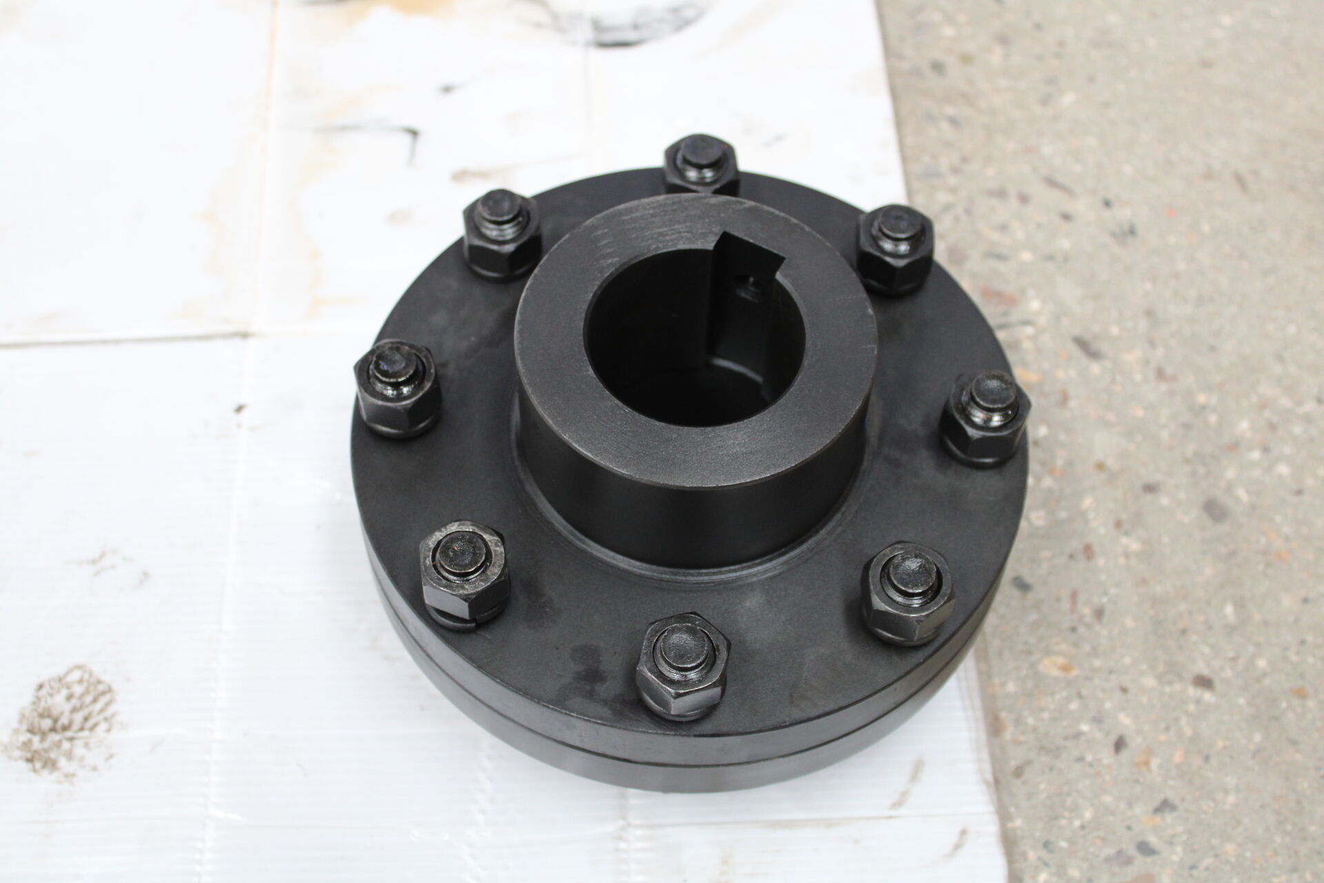 Rigid flanged couplings are customized according to the drawings