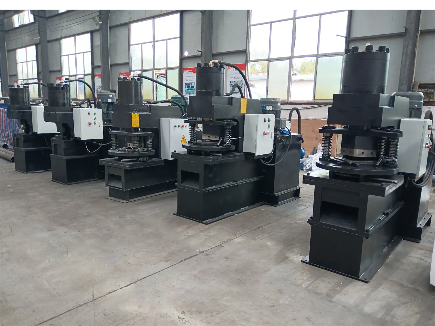 RTJ200 Hydraulic Angle Notching Machine