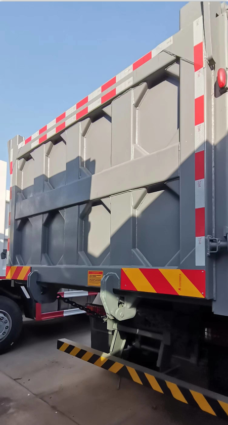 HOWO 8x4 Gray + Tianzi grid-SINOTRUK HOWO IMPORT&EXPORT CO.LTD